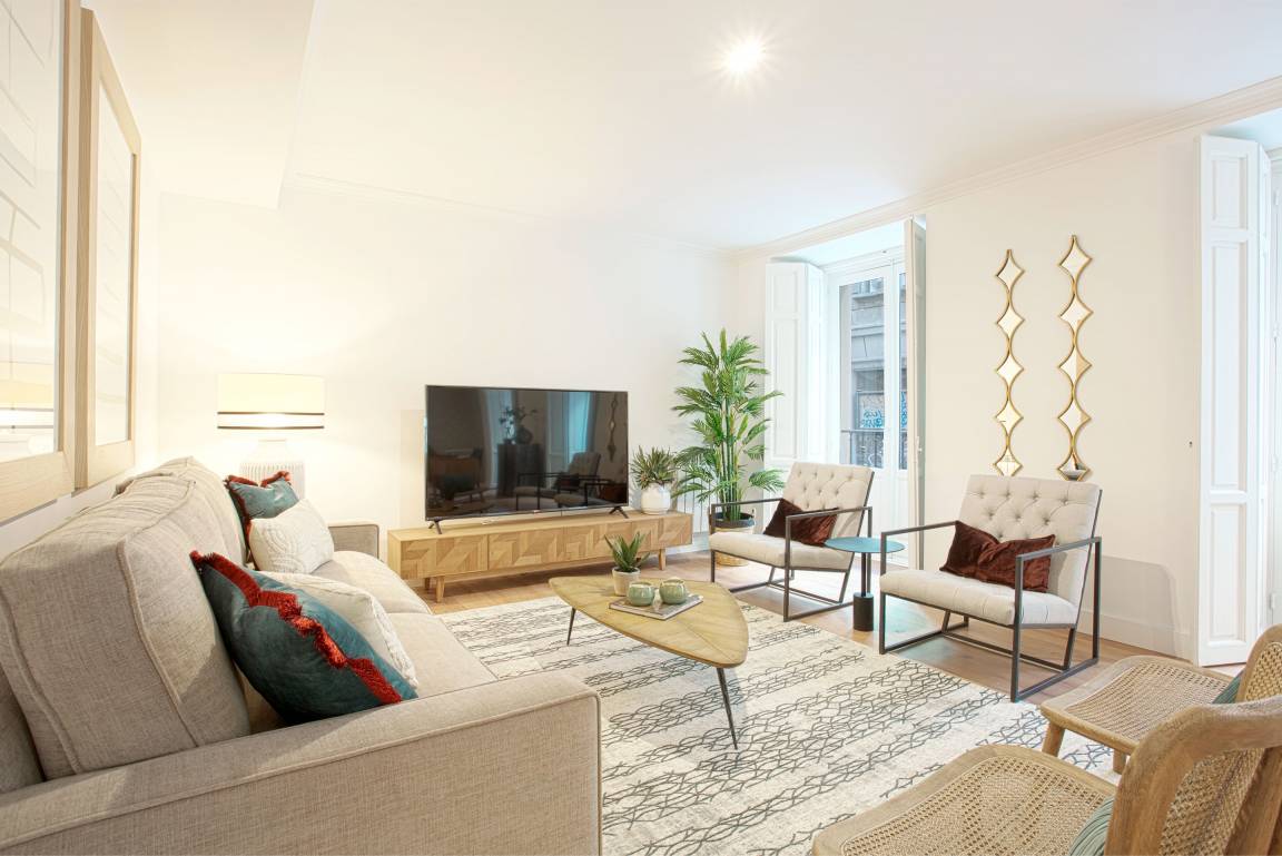 200 M² Apartamento ∙ 3 Habitaciones ∙ 6 Huéspedes - Estación de Cercanias de Recoletos - Madrid
