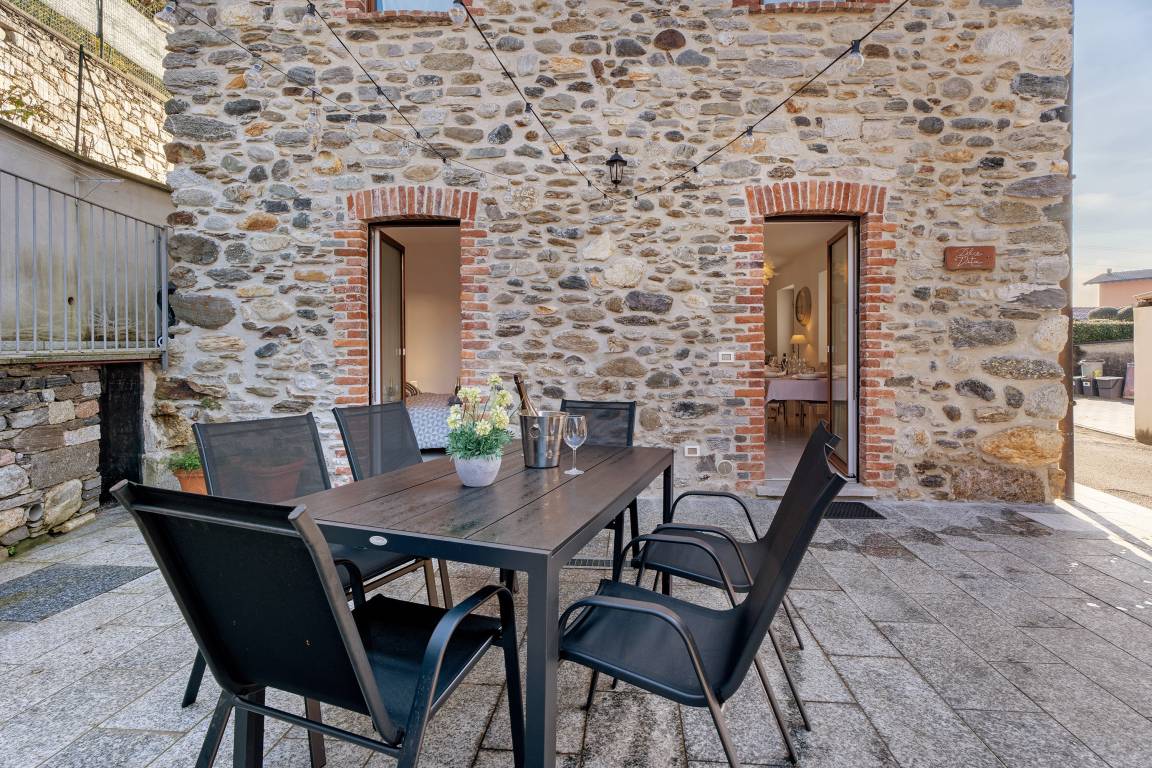 55 M² Huis ∙ 2 Slaapkamers ∙ 6 Gasten - Ghiffa