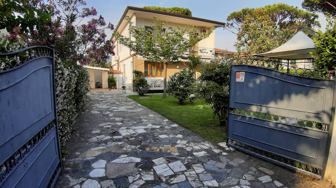 130 M² Villa ∙ 3 Bedrooms ∙ 6 Guests - Massa