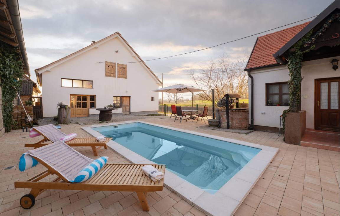 47 M² House ∙ 4 Bedrooms ∙ 8 Guests - Sisak