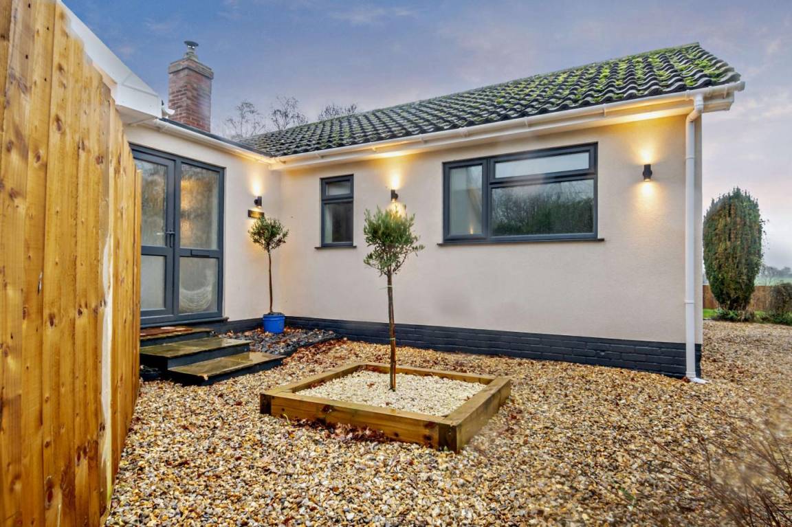 House ∙ 2 Bedrooms ∙ 4 Guests - Norfolk