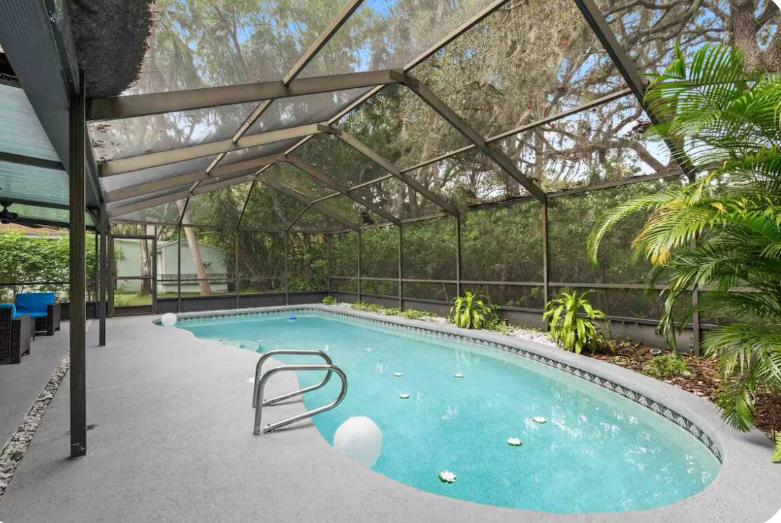 156 M² House ∙ 4 Bedrooms ∙ 13 Guests - Palm Harbor