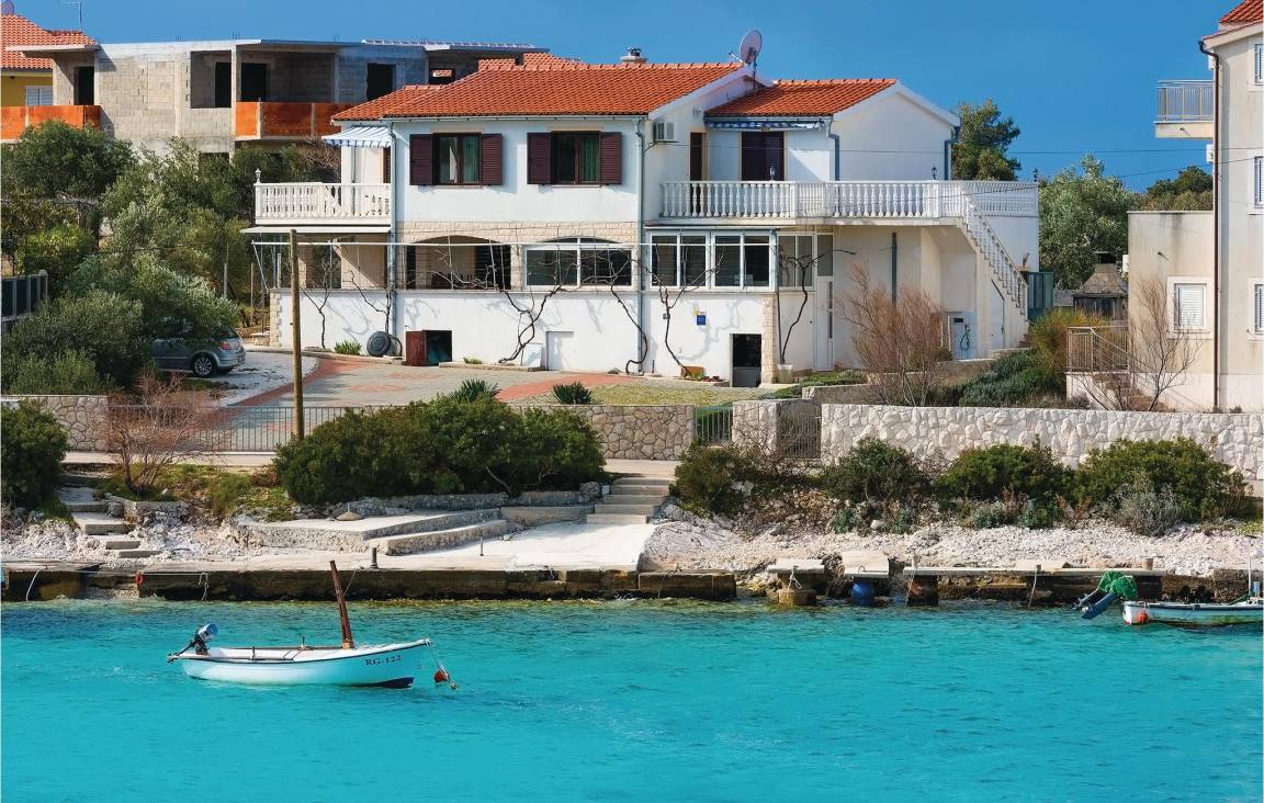 69 M² Apartment ∙ 2 Bedrooms ∙ 6 Guests - Sevid