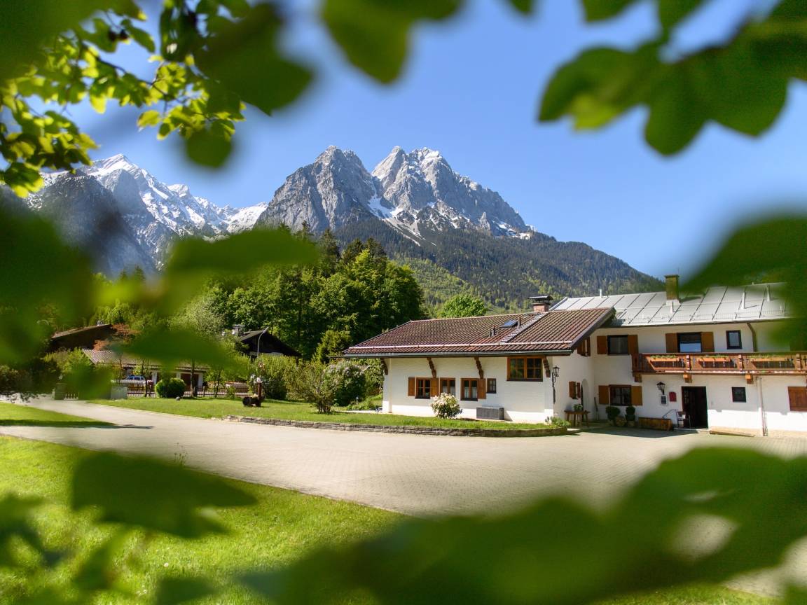 70 M² Apartment ∙ 2 Bedrooms ∙ 4 Guests - Grainau