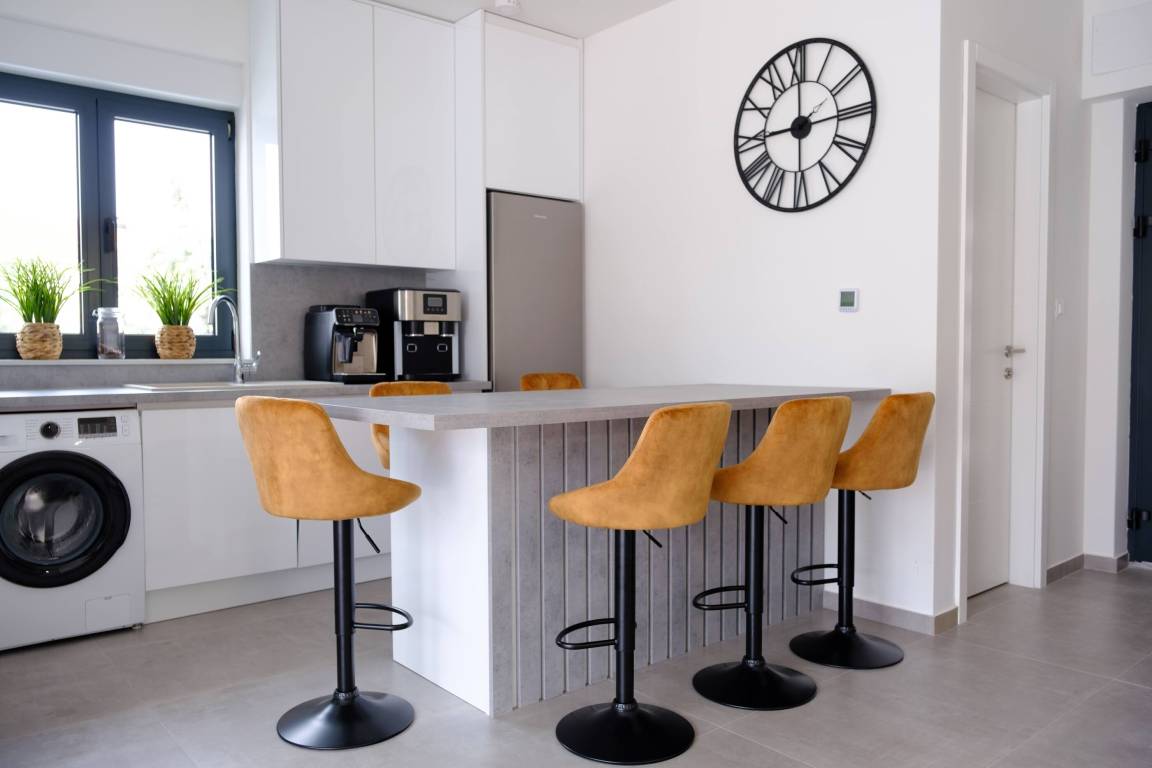 180 M² Ferienhaus ∙ 4 Schlafzimmer ∙ 8 Gäste - Vodice