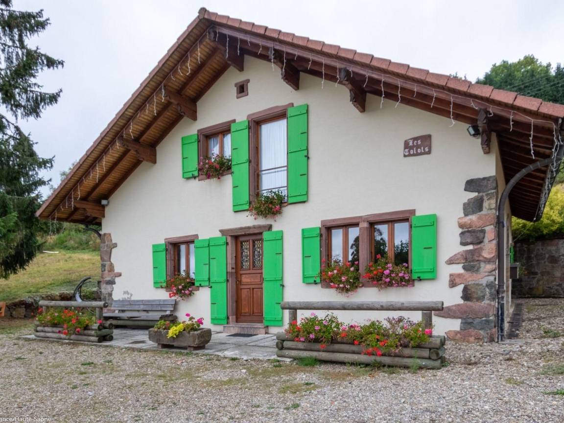 100 M² Cottage ∙ 4 Bedrooms ∙ 9 Guests - Alps