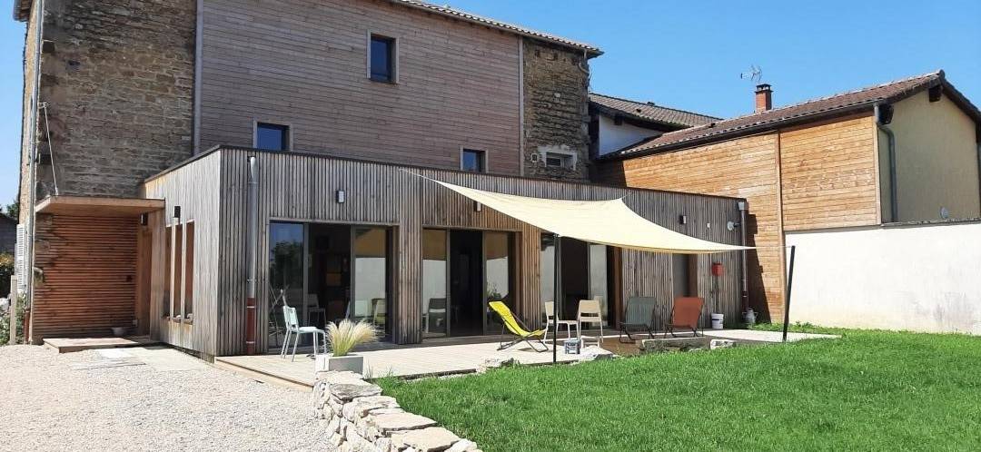 300 M² Gîte ∙ 7 Chambres ∙ 15 Personnes - Ain