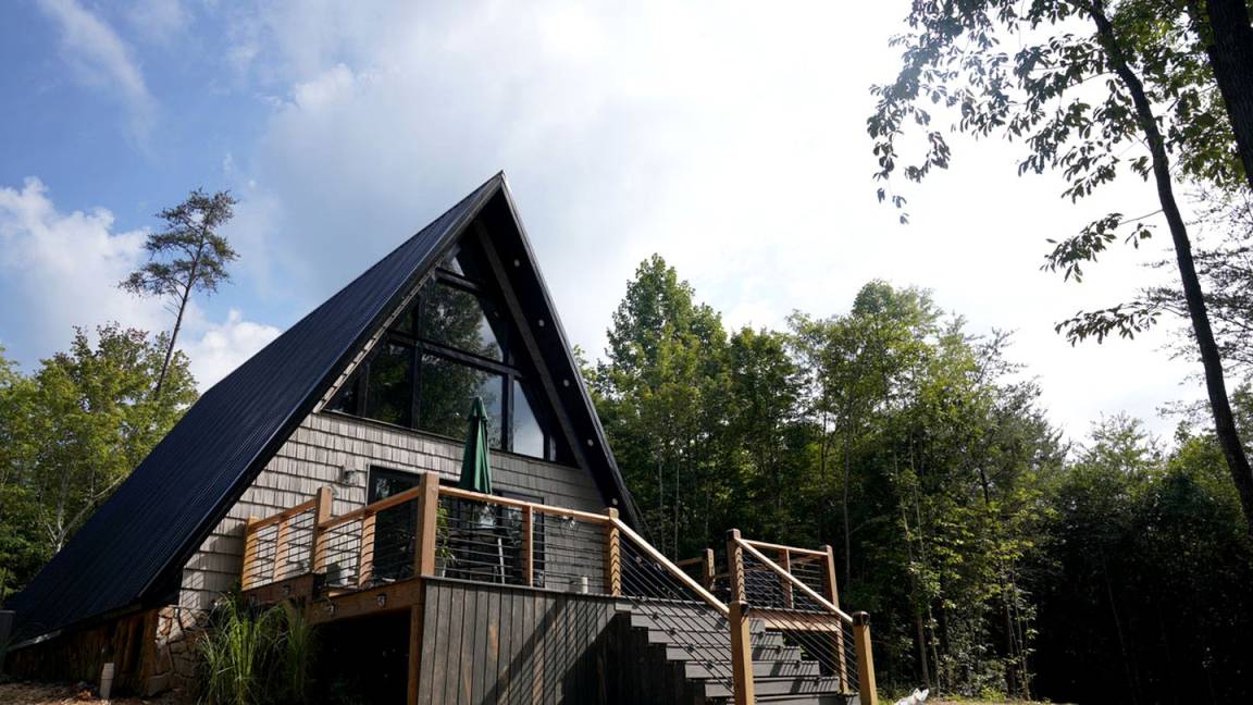 Cabin ∙ 1 Bedroom ∙ 2 Guests - Mount Airy, NC