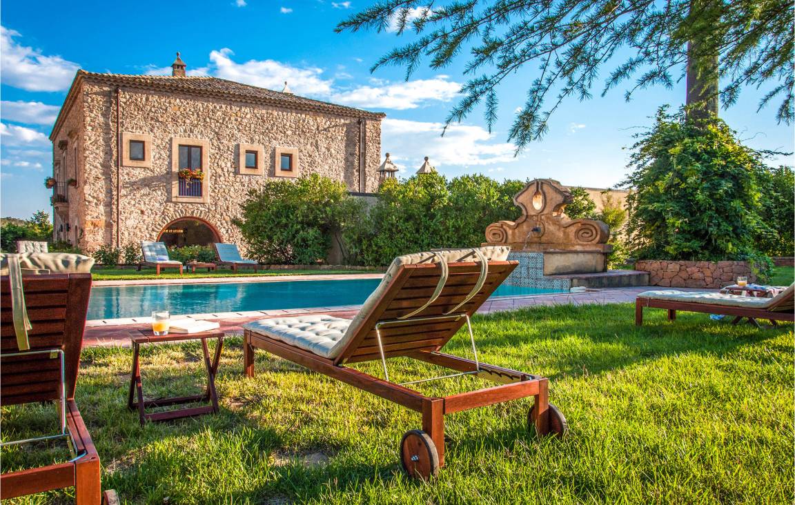 750 M² Huis ∙ 13 Slaapkamers ∙ 30 Gasten - Sicilië