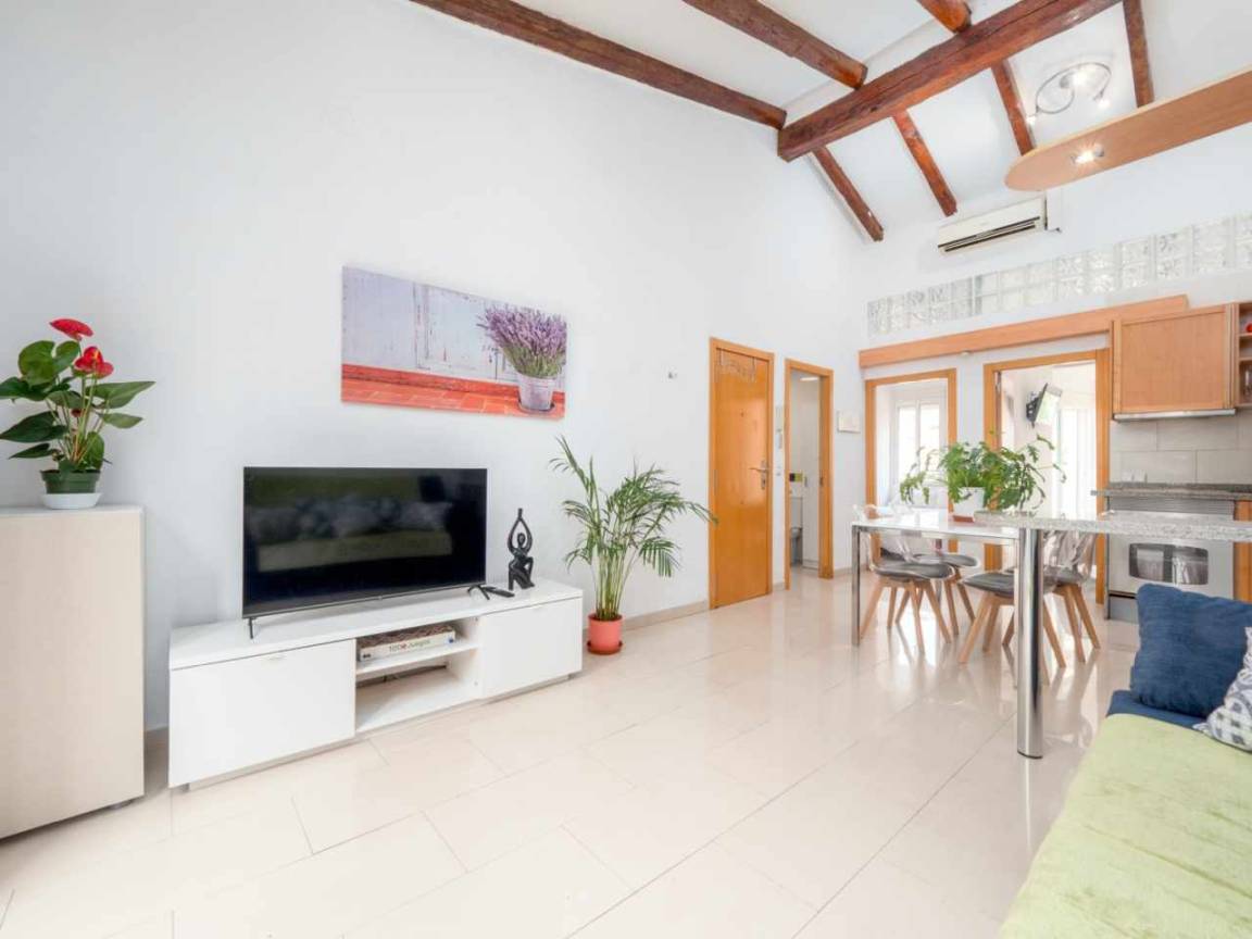 80 M² Apartamento ∙ 2 Habitaciones ∙ 6 Huéspedes - Valencia