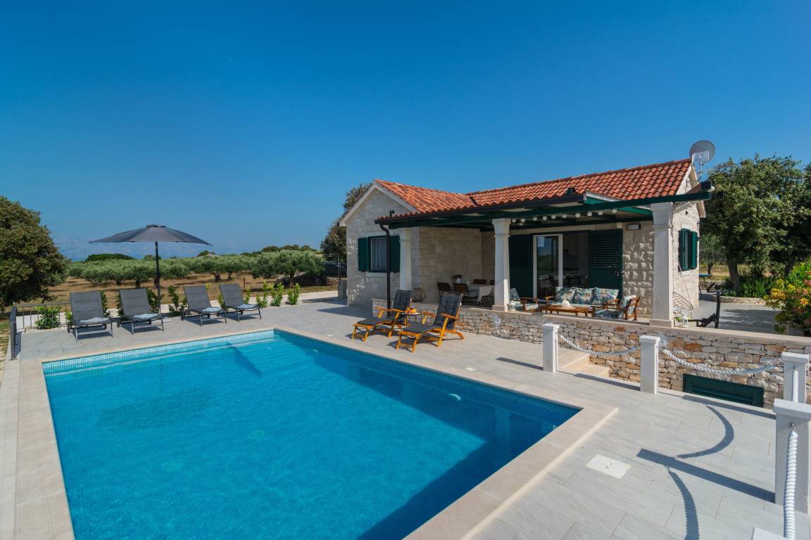 85 M² Ferienhaus ∙ 2 Schlafzimmer ∙ 4 Gäste - Omiš