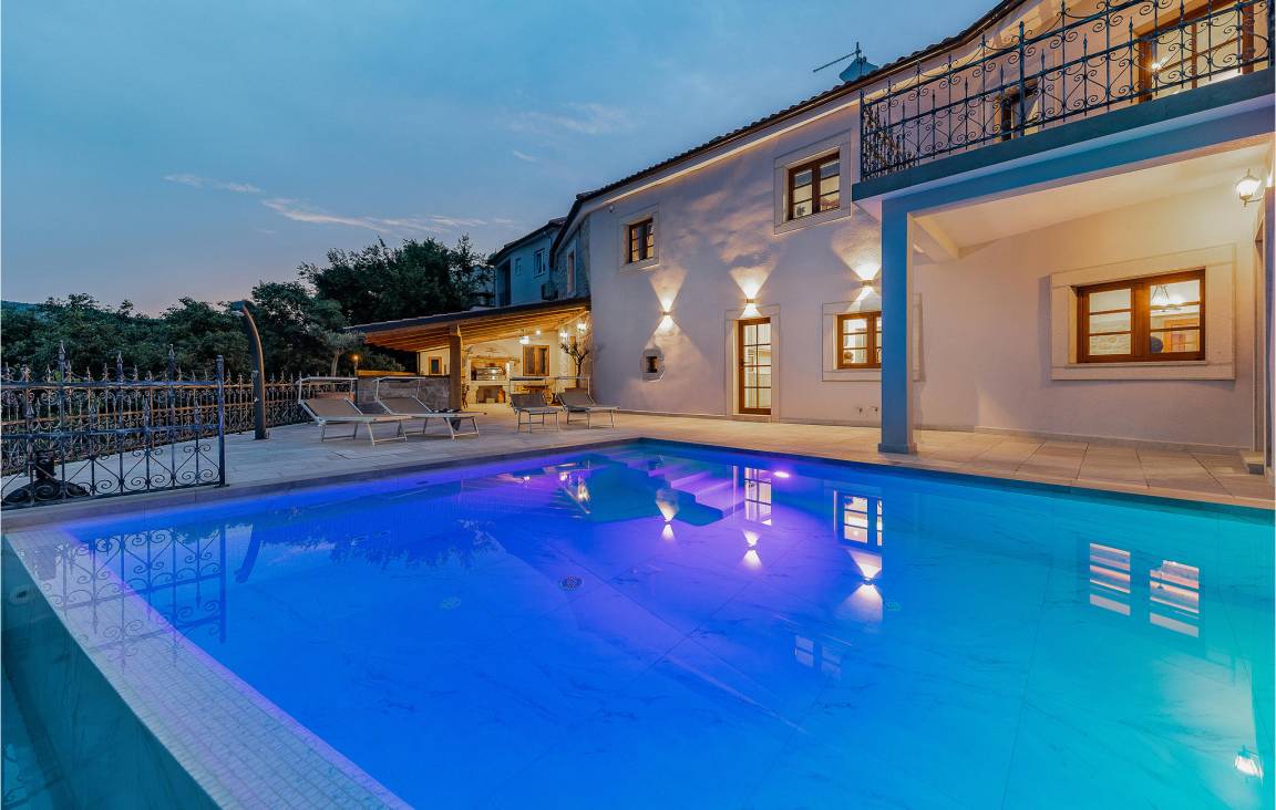 301 M² Maison De Vacances ∙ 5 Chambres ∙ 10 Personnes - Crikvenica