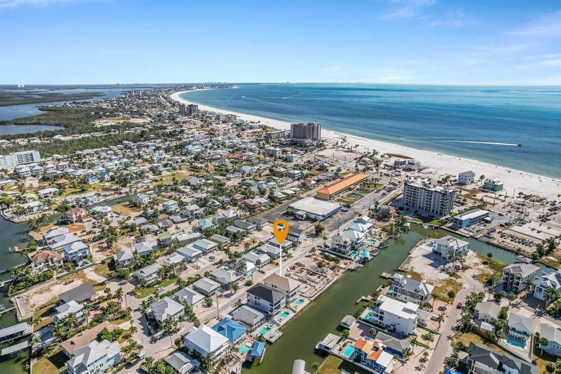 642 M² House ∙ 11 Bedrooms ∙ 28 Guests - Fort Myers Beach, FL