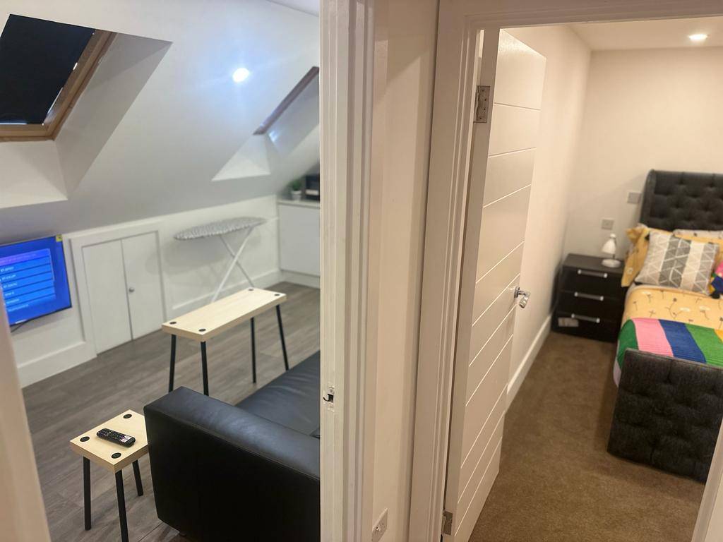 40 M² Apartament ∙ 1 Sypialnia ∙ 2 Gości - Woolwich