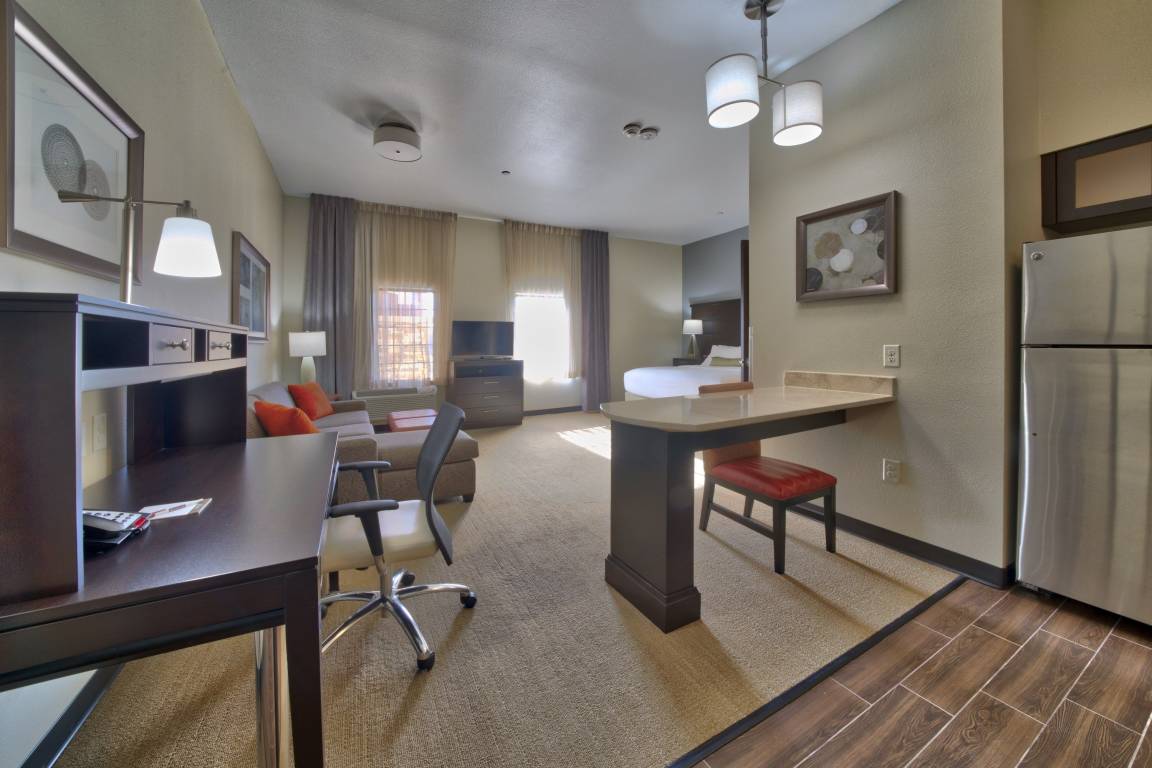 Studio Flat ∙ 1 Bedroom ∙ 4 Guests - Lubbock, TX