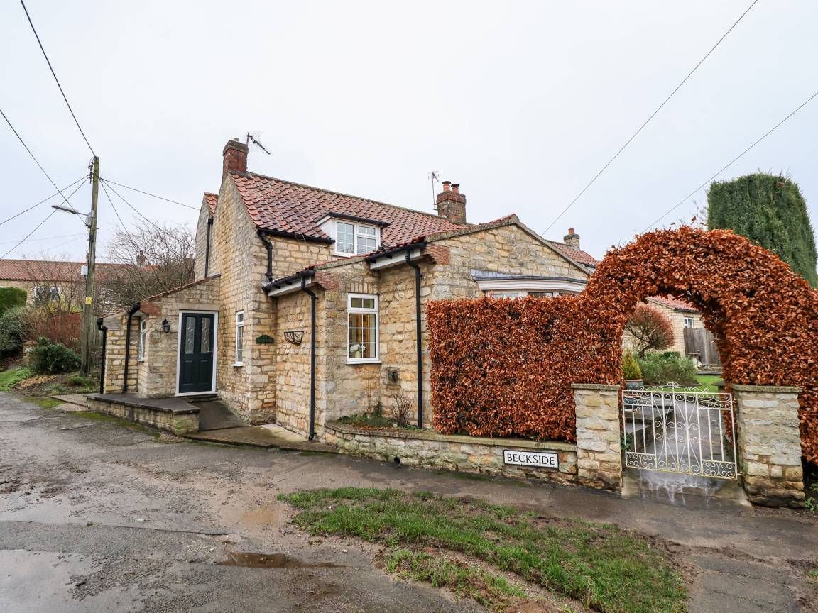 Cottage ∙ 2 Bedrooms ∙ 4 Guests - Lincoln