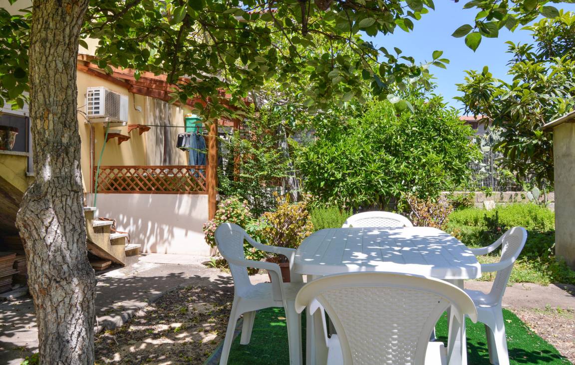 90 M² Apartment ∙ 2 Bedrooms ∙ 4 Guests - Bosa