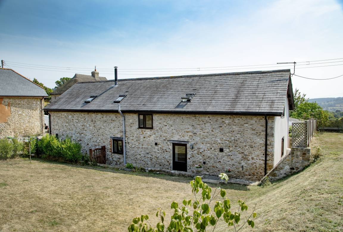 Cottage ∙ 4 Bedrooms ∙ 6 Guests - Beer