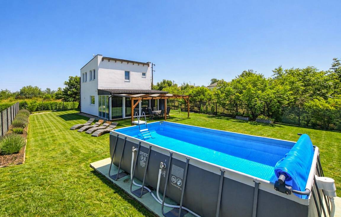 91 M² Huis ∙ 2 Slaapkamers ∙ 6 Gasten - Kroatië