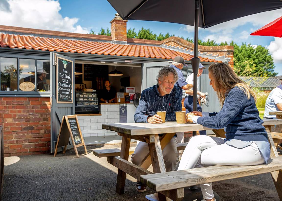 Chalet ∙ 2 Bedrooms ∙ 4 Guests - Worcestershire