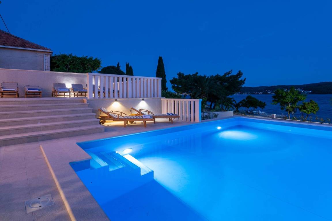 150 M² Villa ∙ 4 Schlafzimmer ∙ 8 Gäste - Lumbarda