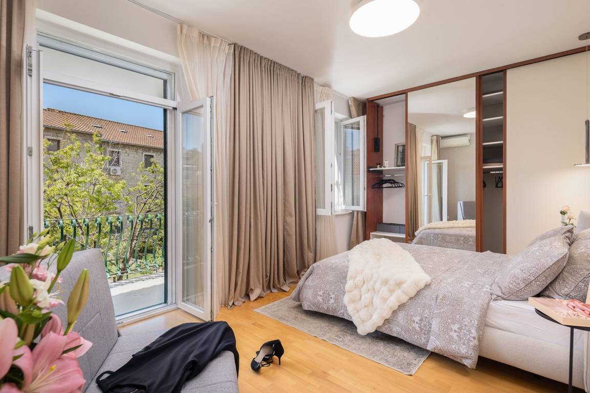 100 M² Apartment ∙ 2 Bedrooms ∙ 5 Guests - Split
