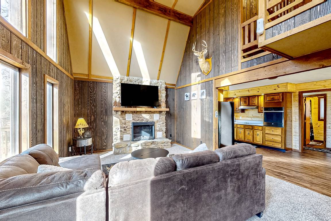 247 M² House ∙ 4 Bedrooms ∙ 5 Guests - Brown County, IN