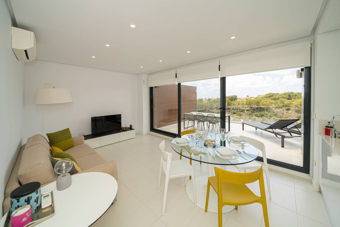 75 M² Apartment ∙ 2 Bedrooms ∙ 6 Guests - Cabo Roig