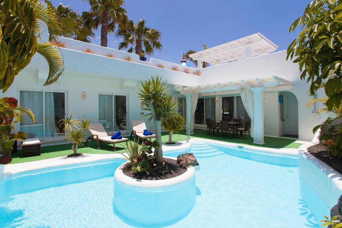125 M² Villa ∙ 3 Bedrooms ∙ 6 Guests - Corralejo