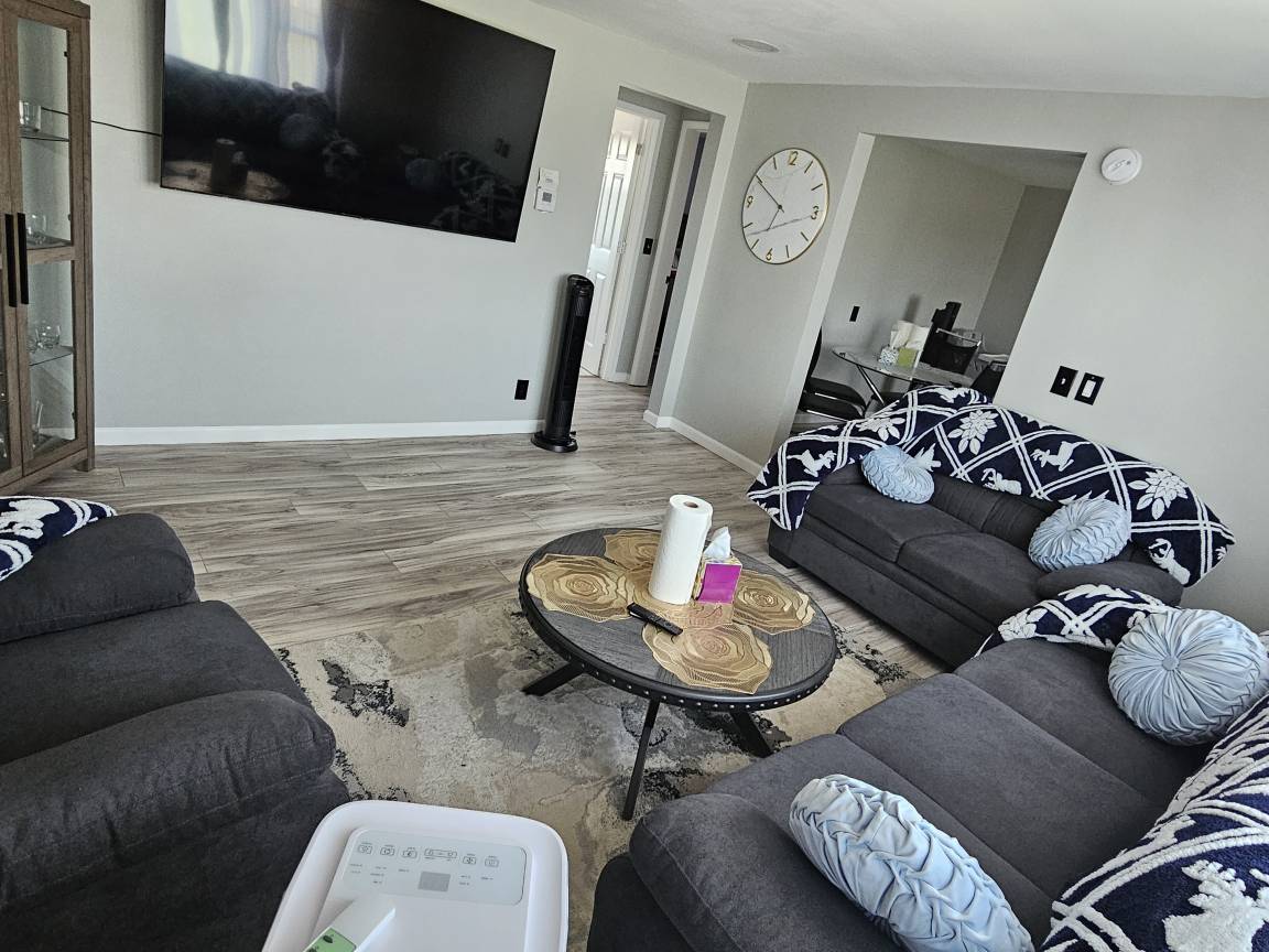 130 M² Apartment ∙ 5 Bedrooms ∙ 9 Guests - Hamburg, NY