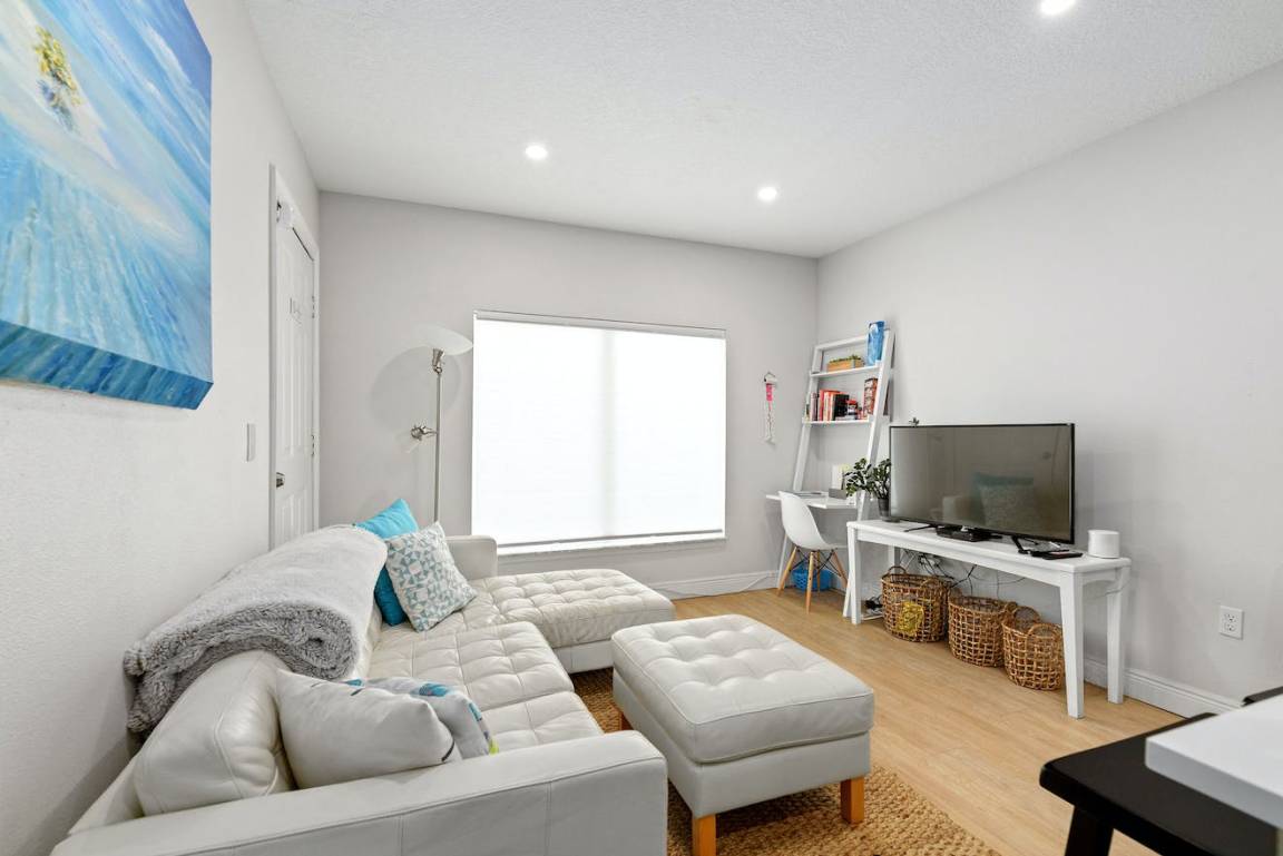 House ∙ 1 Bedroom ∙ 2 Guests - Cocoa Beach, FL