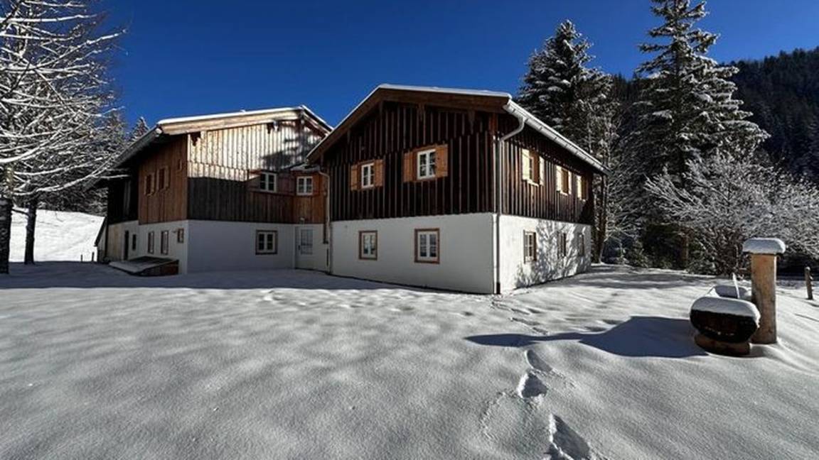 137 M² Ferienwohnung ∙ 4 Schlafzimmer ∙ 8 Gäste - Lenggries