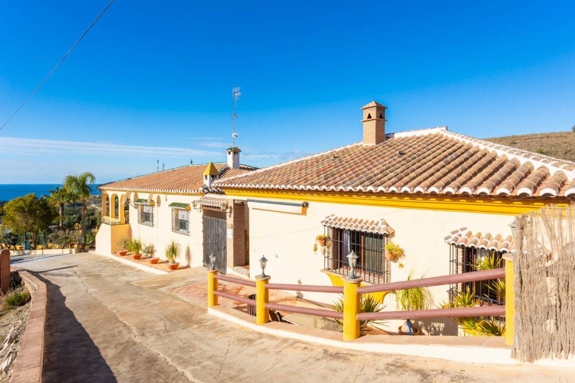 120 M² Villa ∙ 3 Bedrooms ∙ 5 Guests - Frigiliana