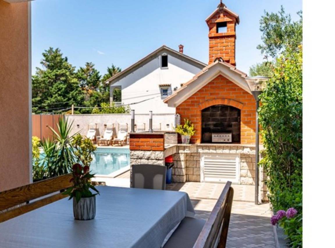 120 M² Apartment ∙ 3 Bedrooms ∙ 6 Guests - Rab