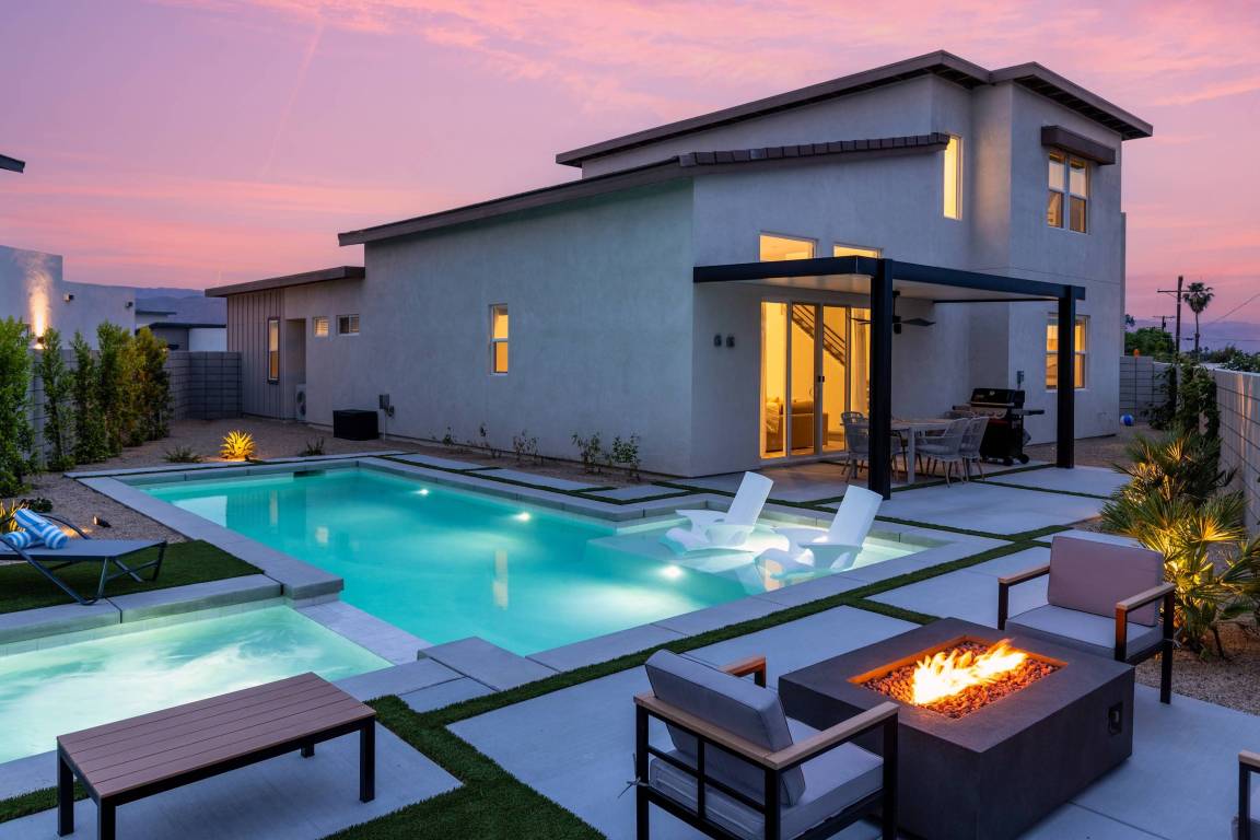 Apartment ∙ 4 Bedrooms ∙ 8 Guests - Palm Desert, CA