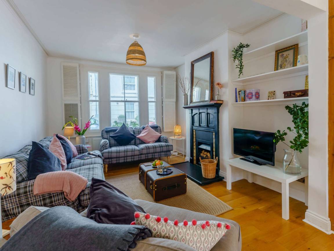 Cottage ∙ 3 Bedrooms ∙ 5 Guests - Eastbourne