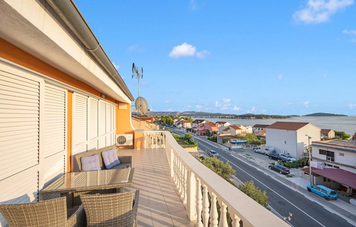 100 M² Apartment ∙ 2 Bedrooms ∙ 4 Guests - Brodarica