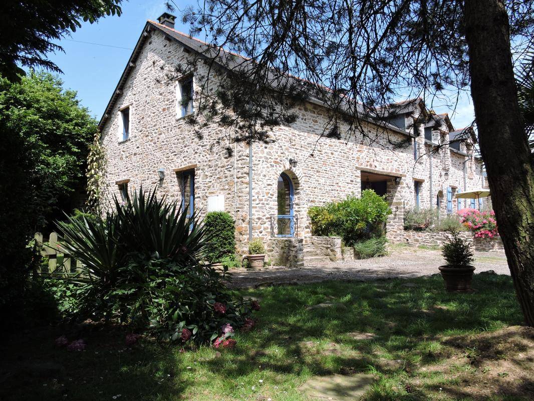 70 M² Gîte ∙ 2 Chambres ∙ 4 Personnes - Vitré