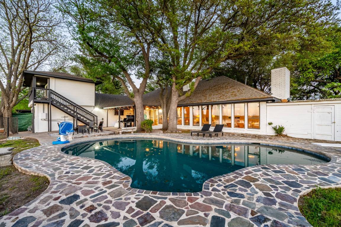 Apartment ∙ 7 Bedrooms ∙ 12 Guests - Rowlett, TX