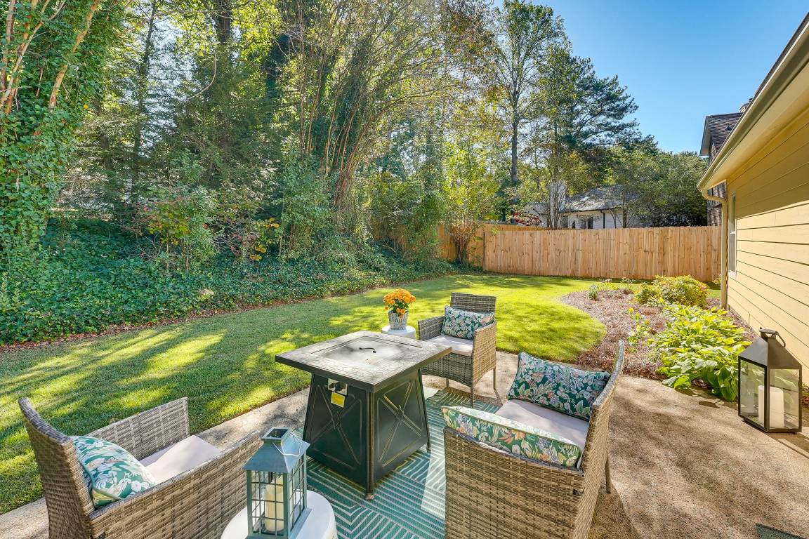 143 M² House ∙ 3 Bedrooms ∙ 6 Guests - Marietta, GA