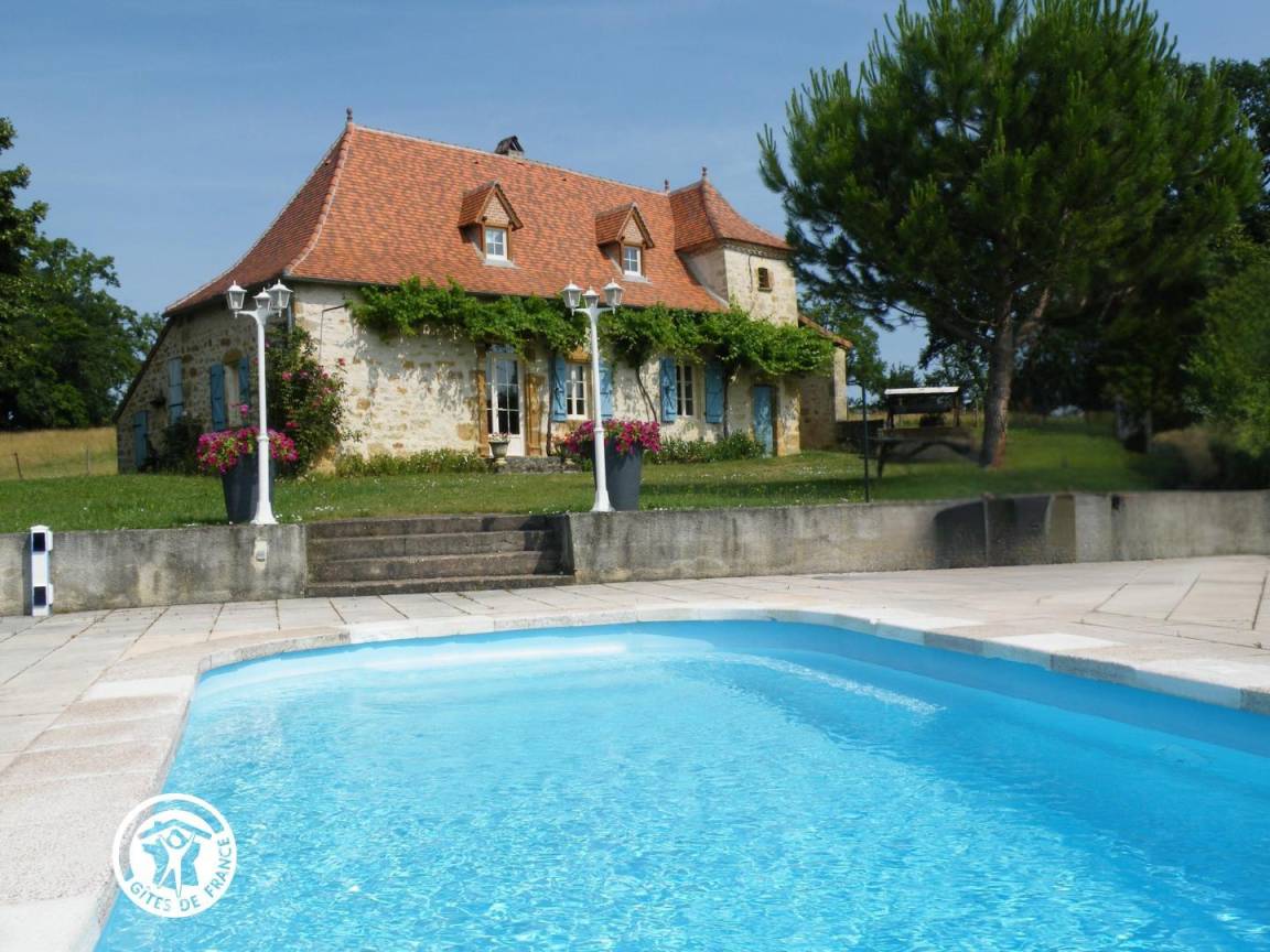 85 M² Gîte ∙ 2 Chambres ∙ 4 Personnes - Figeac