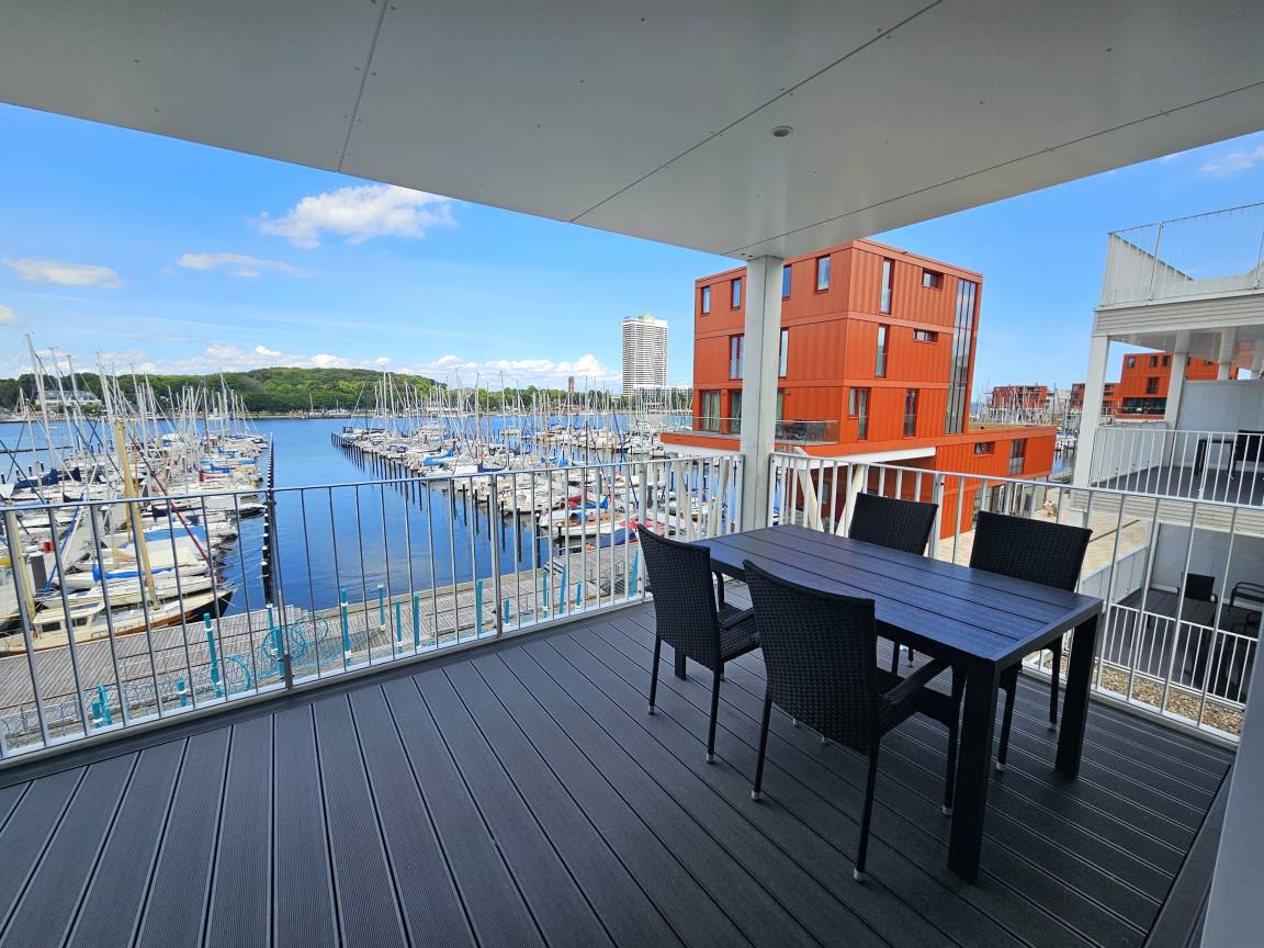 82 M² Apartment ∙ 2 Bedrooms ∙ 4 Guests - Lübeck