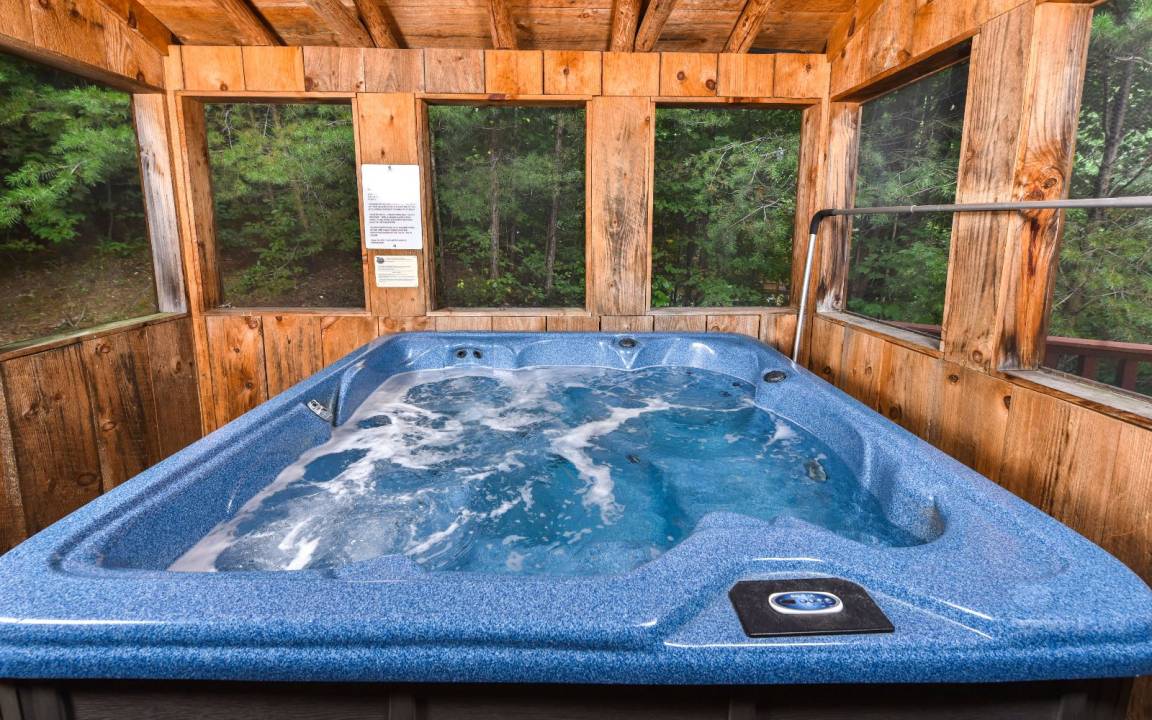 134 M² Cabin ∙ 1 Bedroom ∙ 10 Guests - Gatlinburg, TN