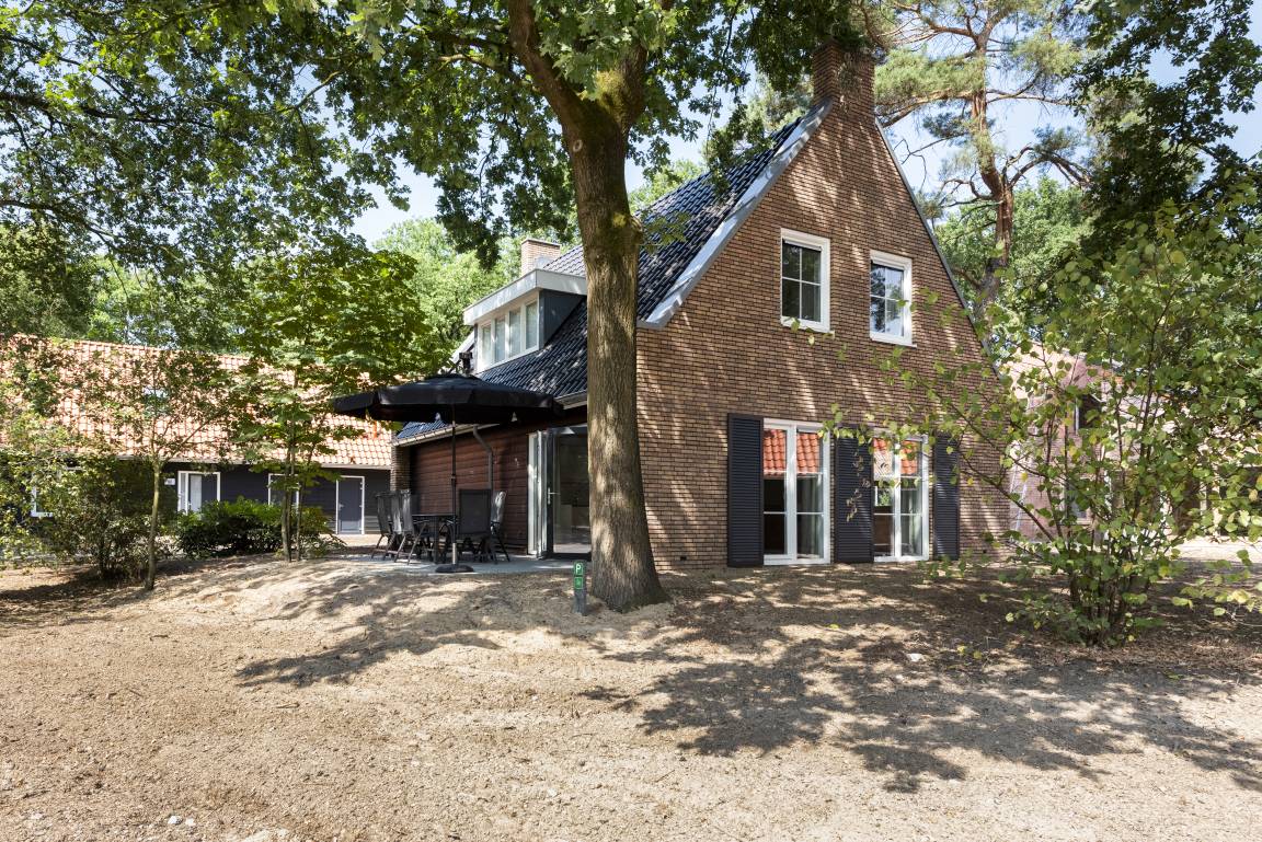 117 M² Bungalow ∙ 4 Bedrooms ∙ 8 Guests - Venray