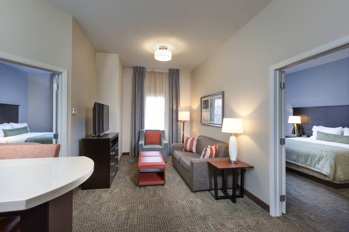 Hotel ∙ 2 Bedrooms ∙ 6 Guests - Houston, TX