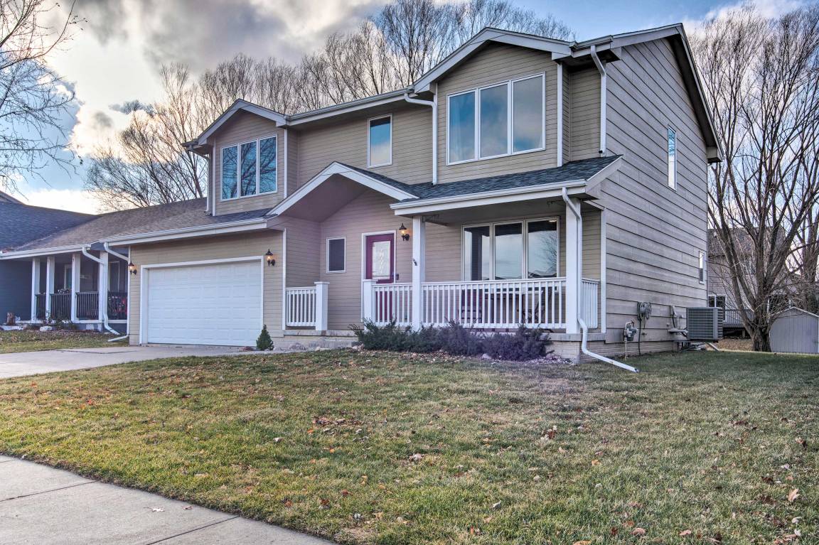 190 M² House ∙ 4 Bedrooms ∙ 13 Guests - Prairie Meadows Casino, Racetrack, & Hotel