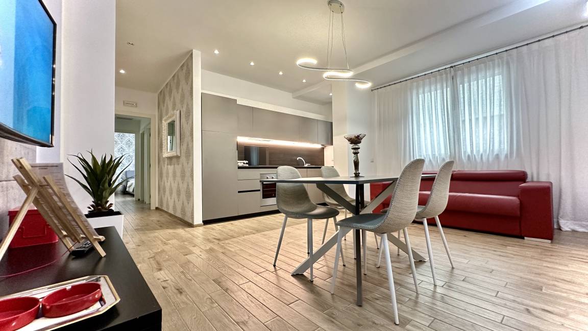 70 M² Apartamento ∙ 2 Habitaciones ∙ 6 Huéspedes - Misano Adriatico