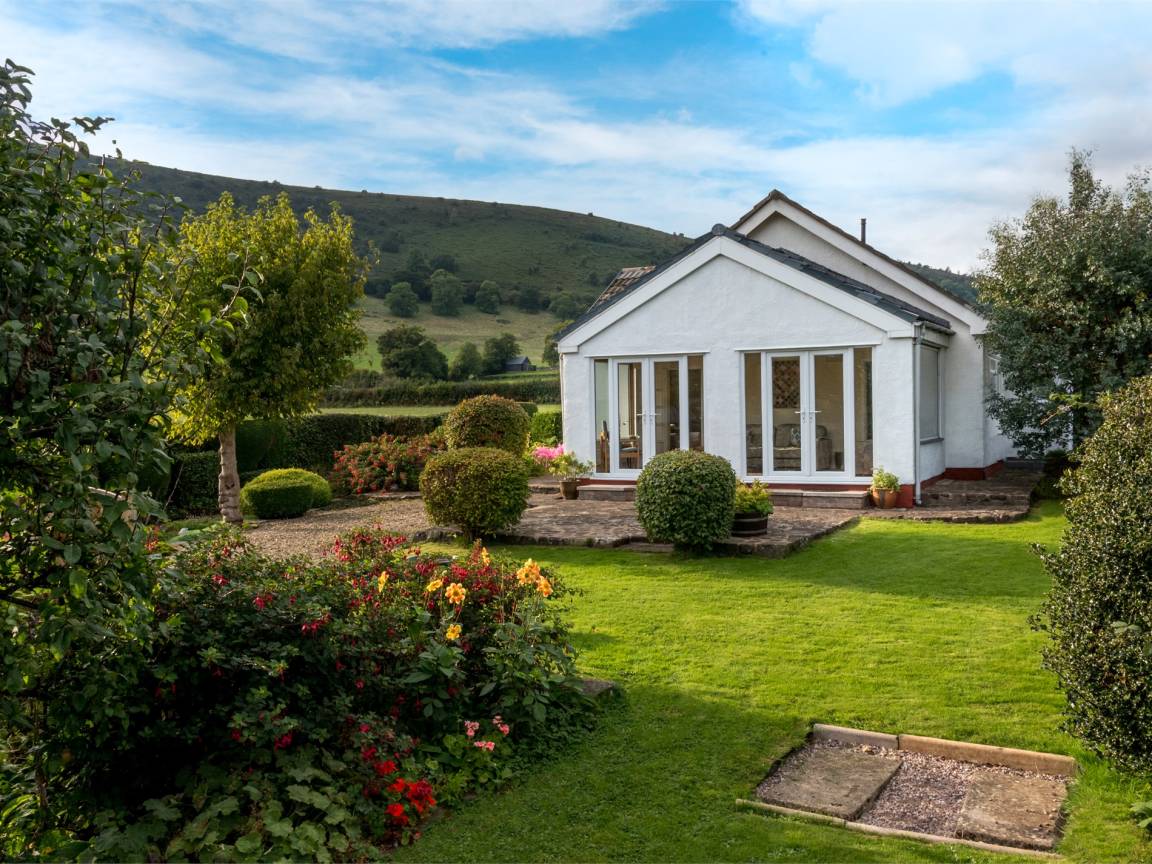 Cottage ∙ 2 Bedrooms ∙ 4 Guests - Abergavenny