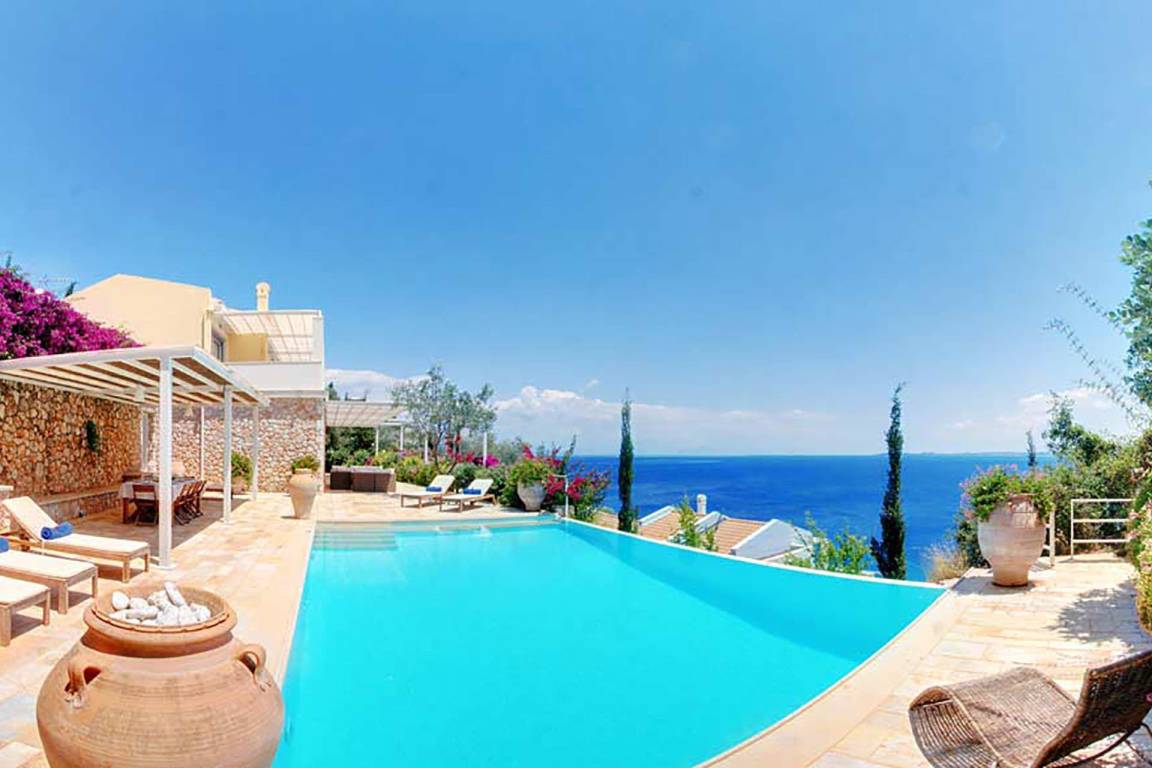 Villa ∙ 4 Bedrooms ∙ 8 Guests - Kalami