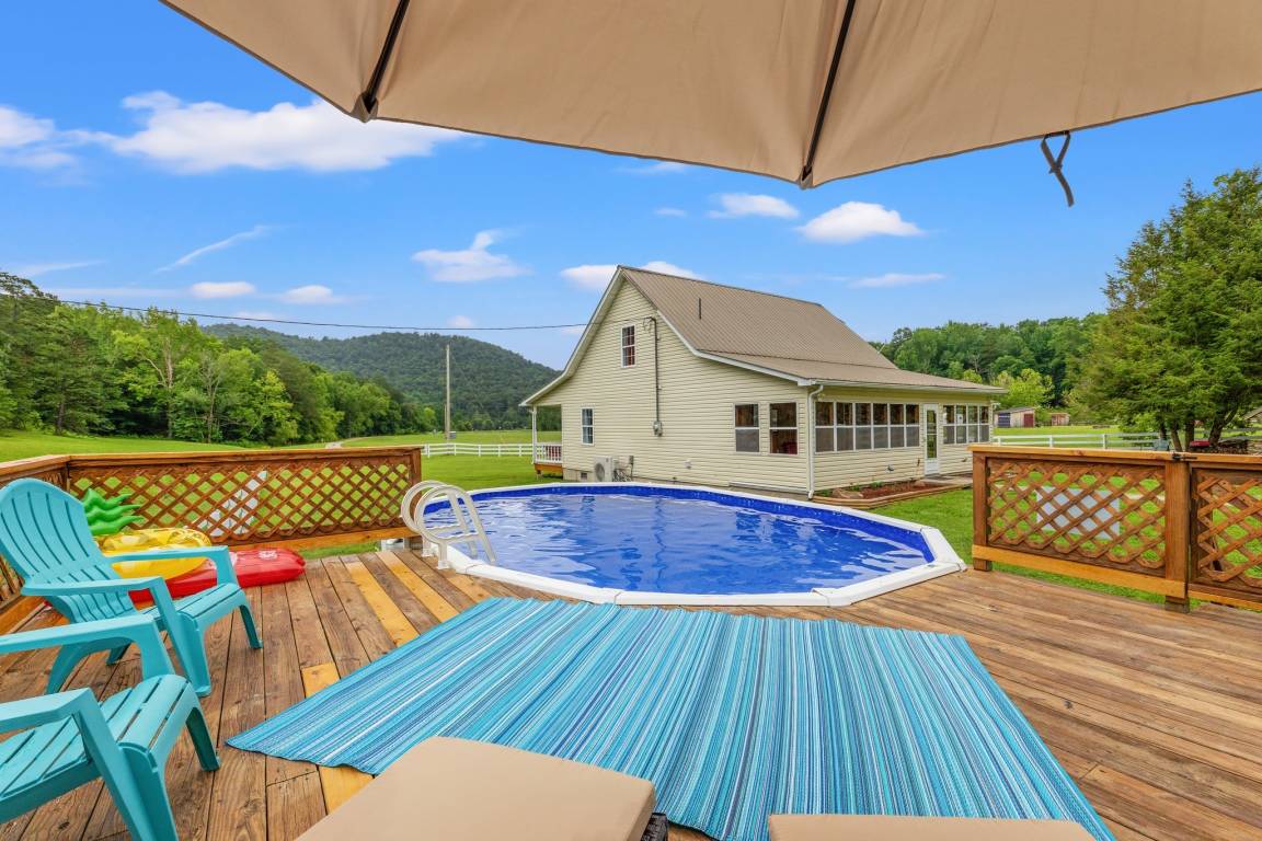 164 M² Cottage ∙ 3 Bedrooms ∙ 6 Guests - Irvine, KY